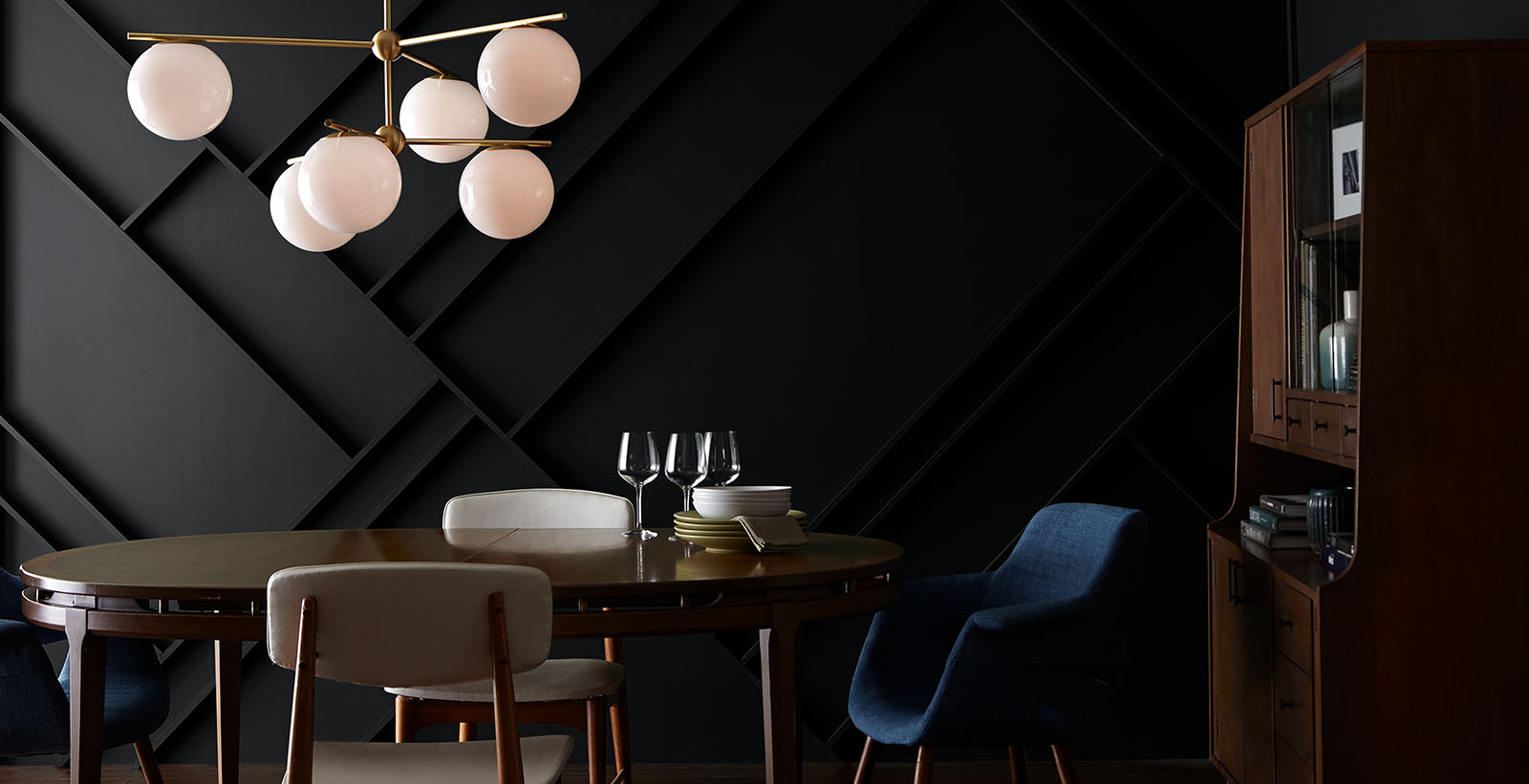 Comedor Gris Eléctrico | Comedor Moderno, Atrevido y Dramático | Behr